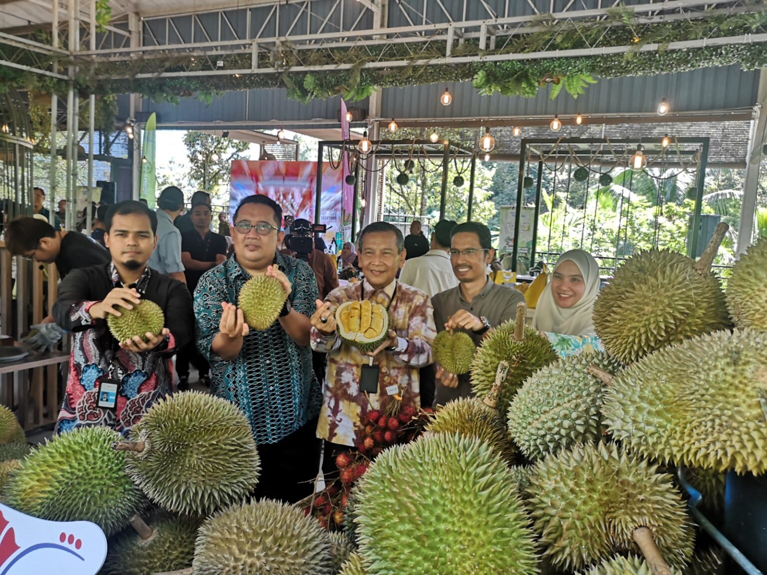 Jualan durian RM2 juta - Kosmo Digital