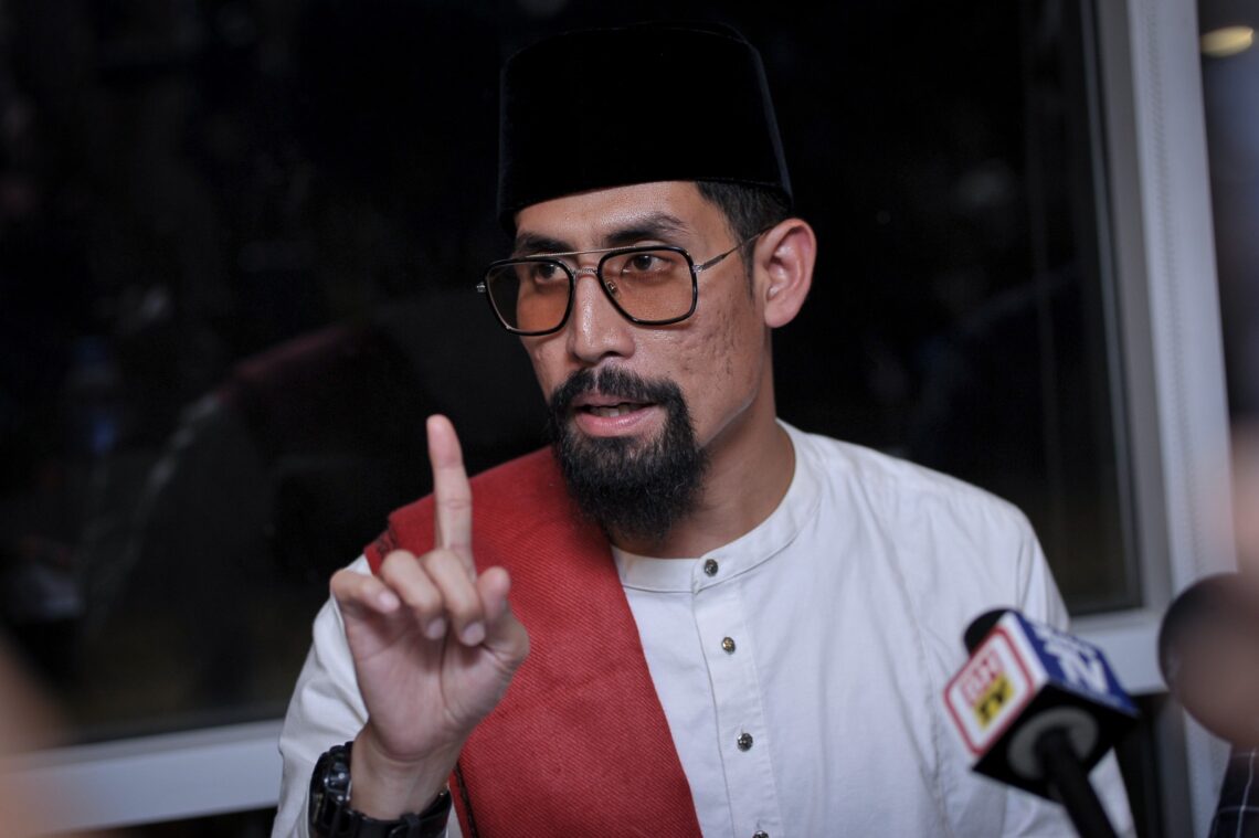 Ustaz Don Daniyal terima tauliah mengajar di Perak - Kosmo Digital