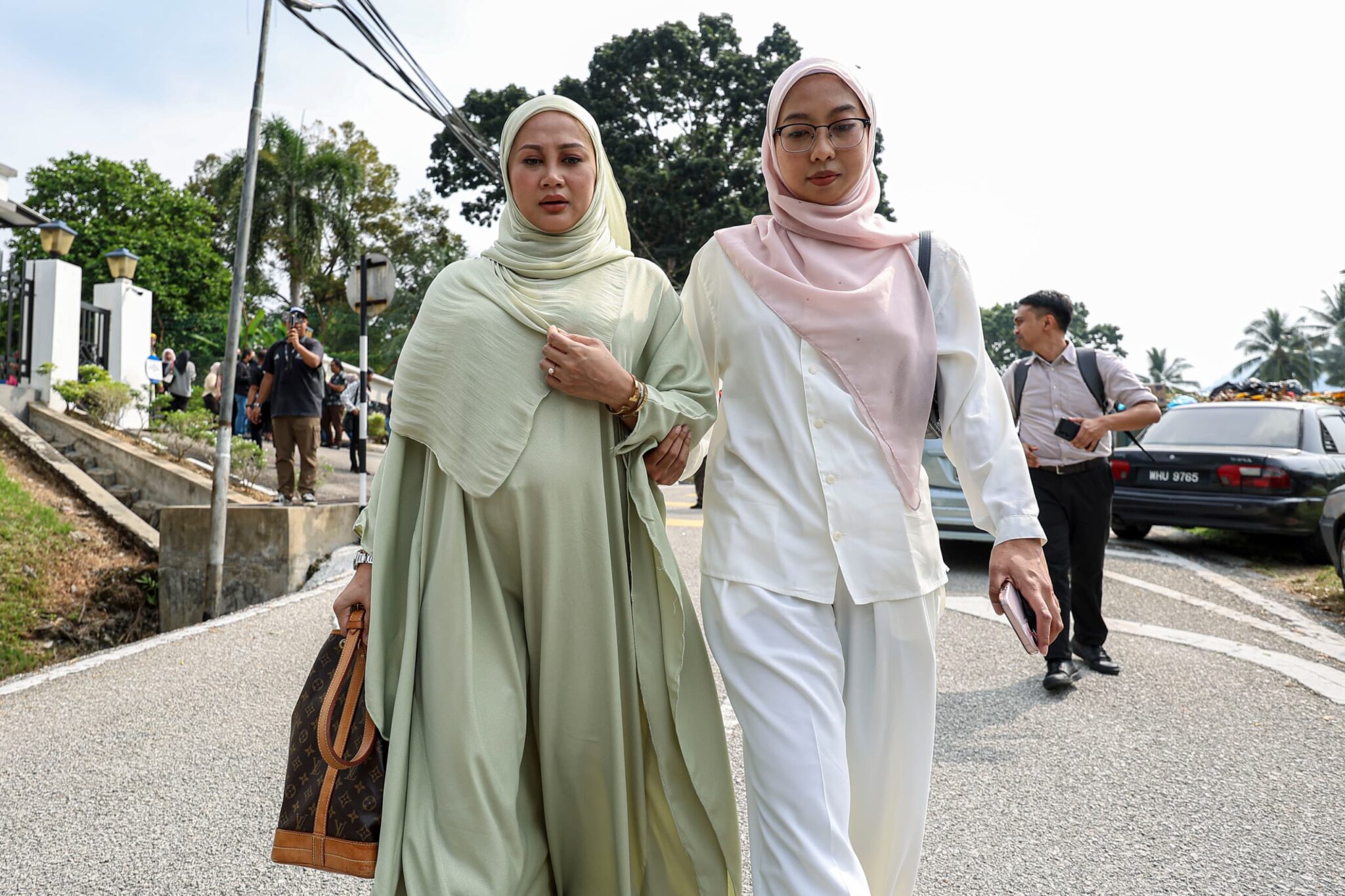 [VIDEO] Kami mahu nasib arwah terbela - Keluarga Nur Farah Kartini - Kosmo Digital