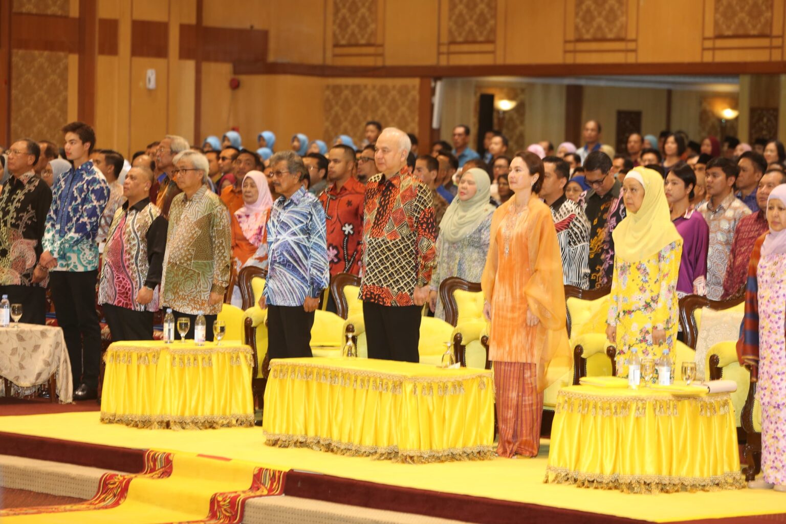 Sultan Nazrin berkenan sampaikan hadiah kepada pemenang Pidato Diraja ...