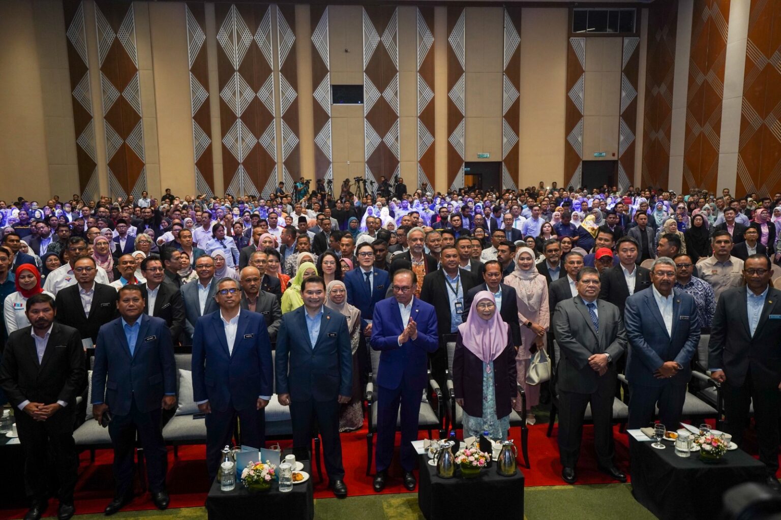 Pendapatan Boleh Guna Bersih diguna ukur kemiskinan - PM - Kosmo Digital