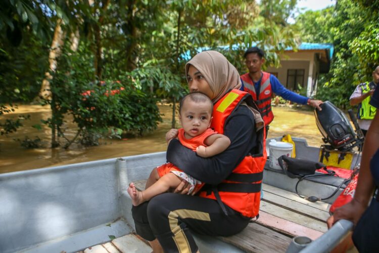 Banjir: Mangsa naik lagi kepada 1,395 orang - Kosmo Digital