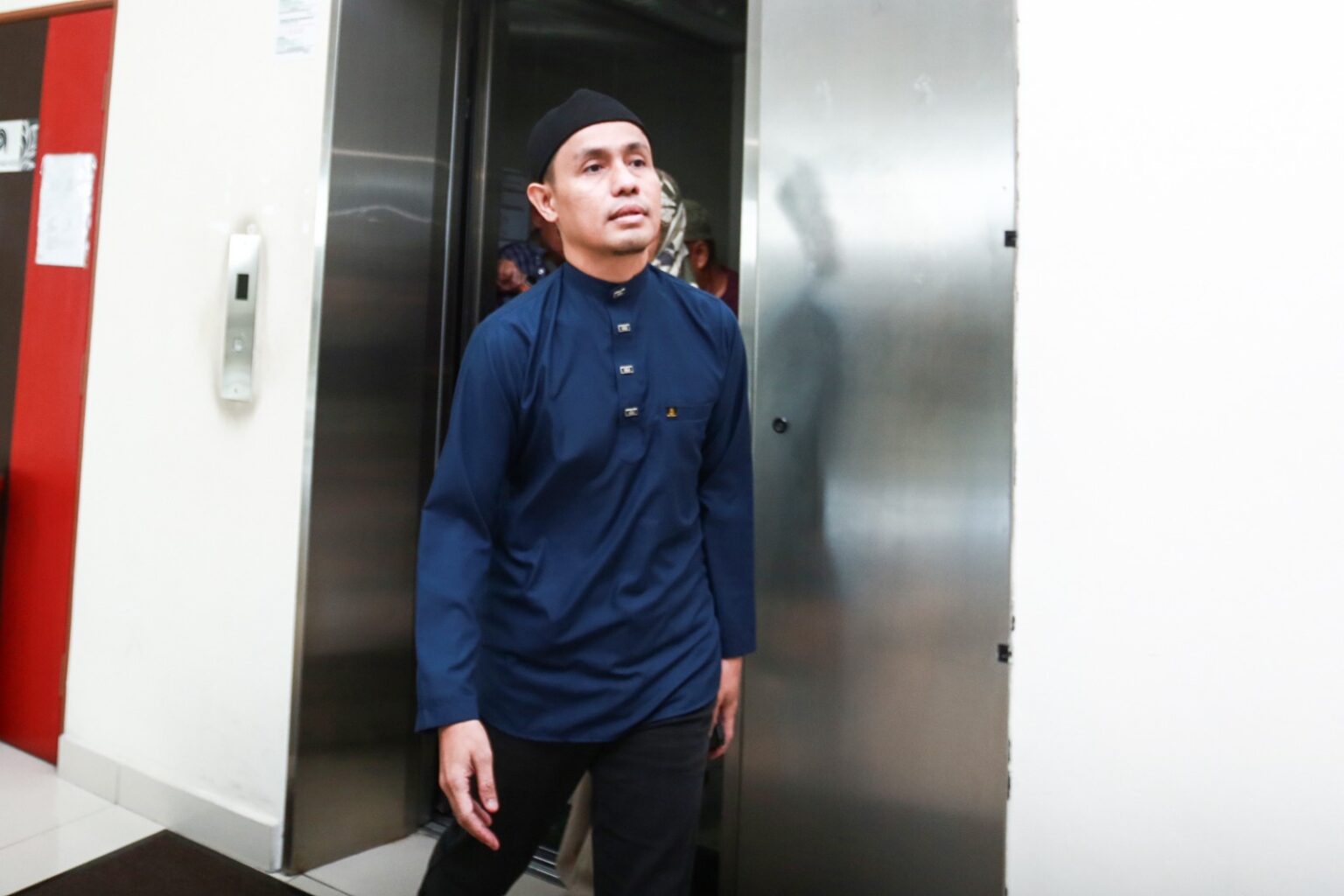 Peguam PU Azman kemuka representasi - Kosmo Digital