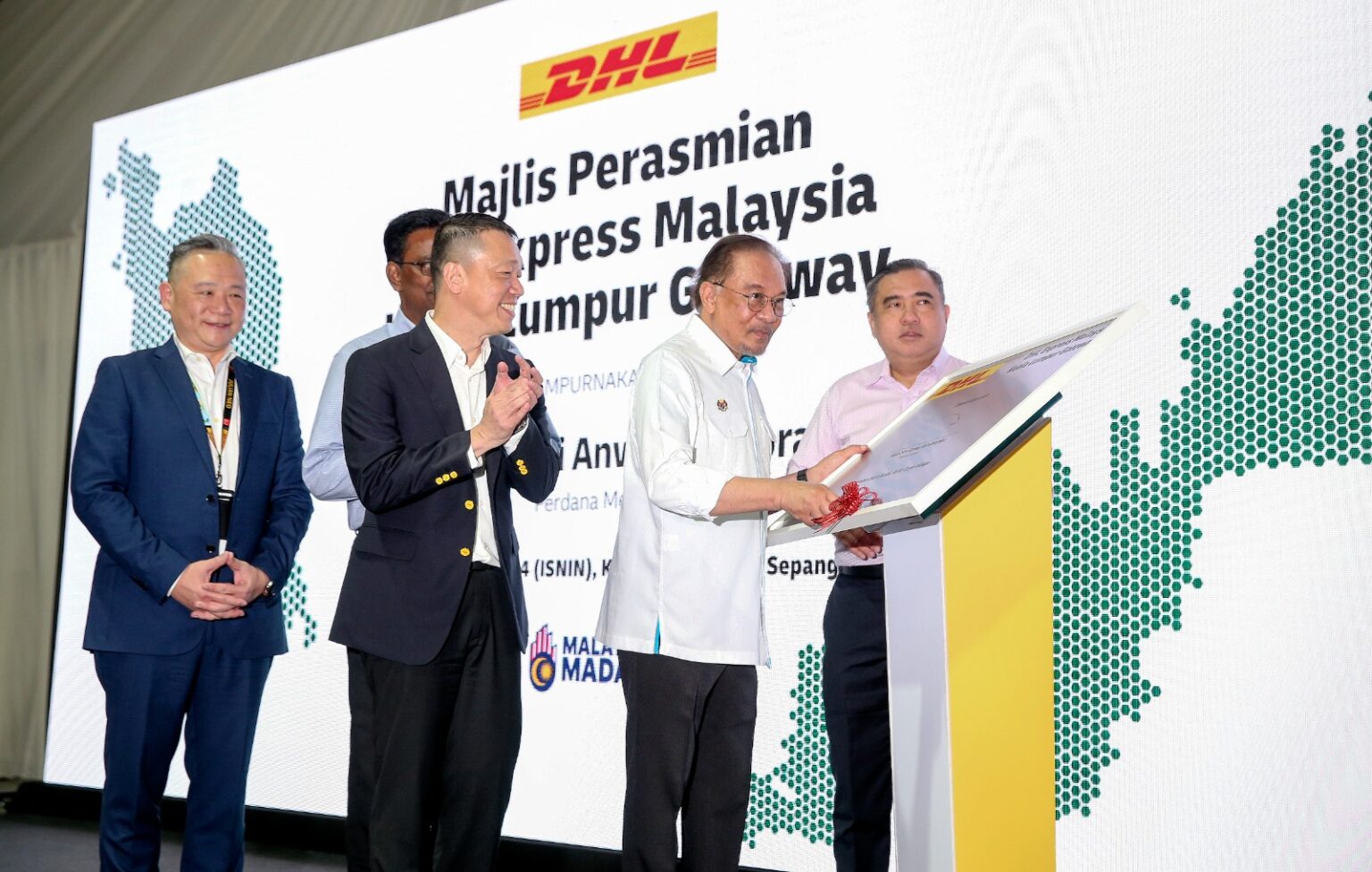 Sektor logistik perlu tumpu usaha tingkatkan kemahiran - Anwar - Kosmo ...