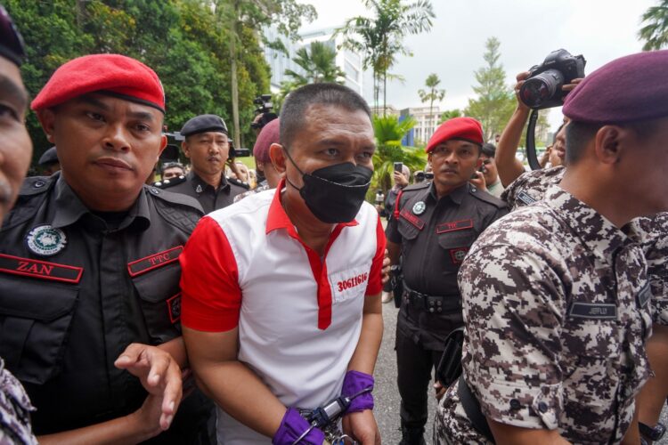 Bunuh Altantuya: Azilah dijel 40 tahun, 12 sebatan - Kosmo Digital