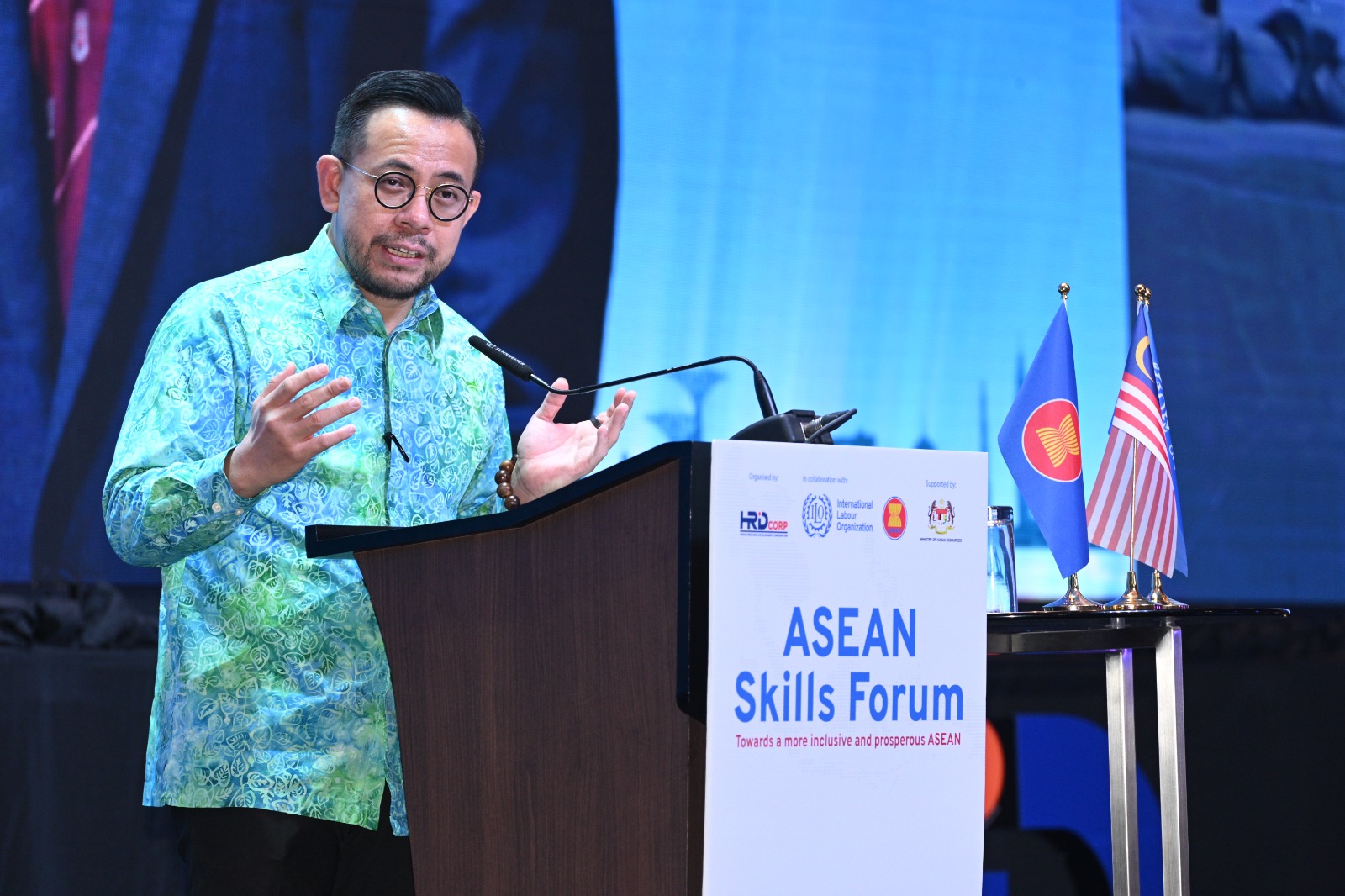 Kesuma, HRD Corp himpun lebih 200 delegasi negara ASEAN di ASF - Kosmo ... Kesuma, HRD Corp himpun lebih 200 delegasi negara ASEAN di ASF - Kosmo ...