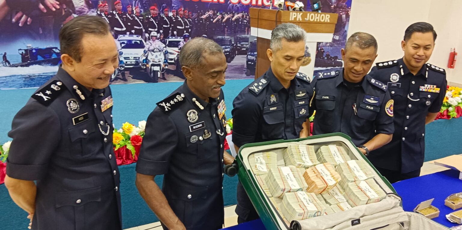 Culik ahli perniagaan: Pistol, gari dan wang tebusan RM7.2 juta dirampas - Kosmo Digital