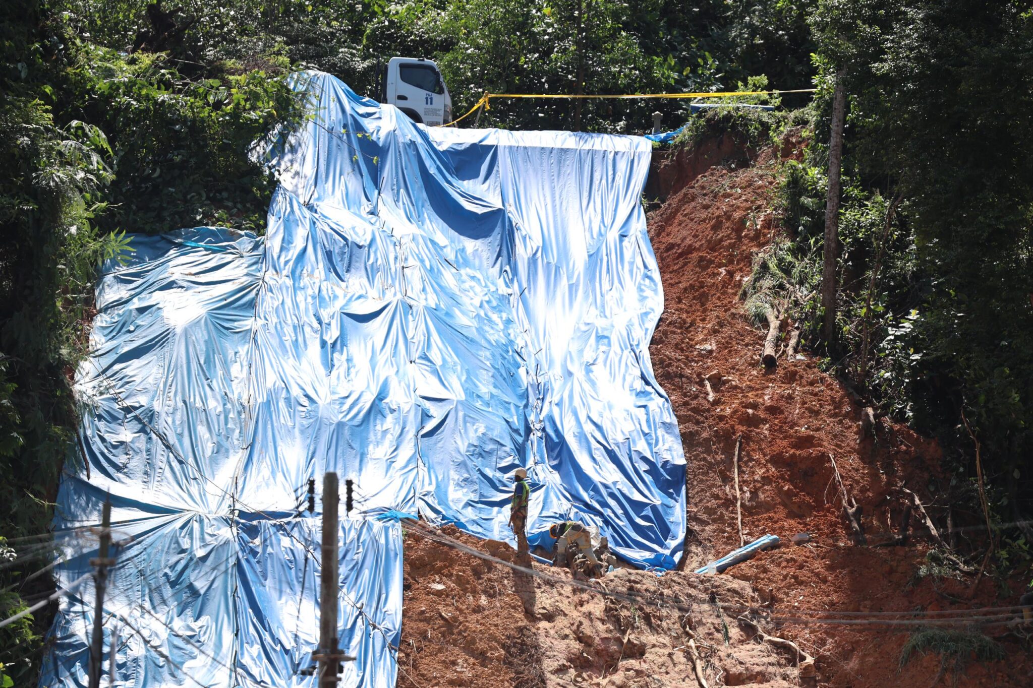 Sudah terima laporan penuh tanah runtuh Taman Melawati - Amirudin ...