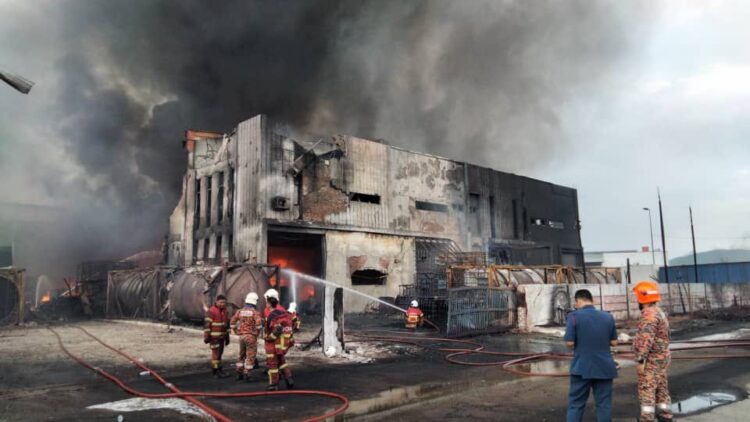 Mangsa terakhir kilang terbakar meninggal dunia - Kosmo Digital