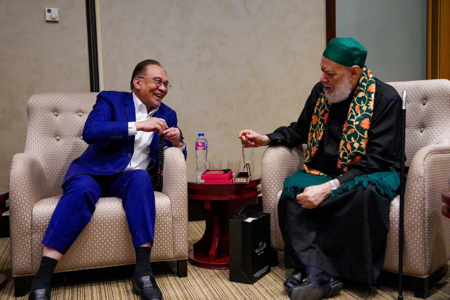 Anwar bertemu bekas mufti Mesir, bincang pengajaran Turath Islami ...