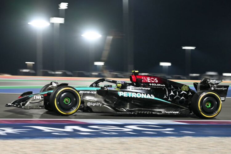 F1: Kontrak halang Hamilton ke Ferrari