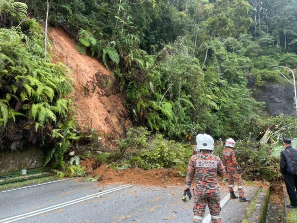 Tanah runtuh di laluan Tanah Rata-Ringlet - Kosmo Digital