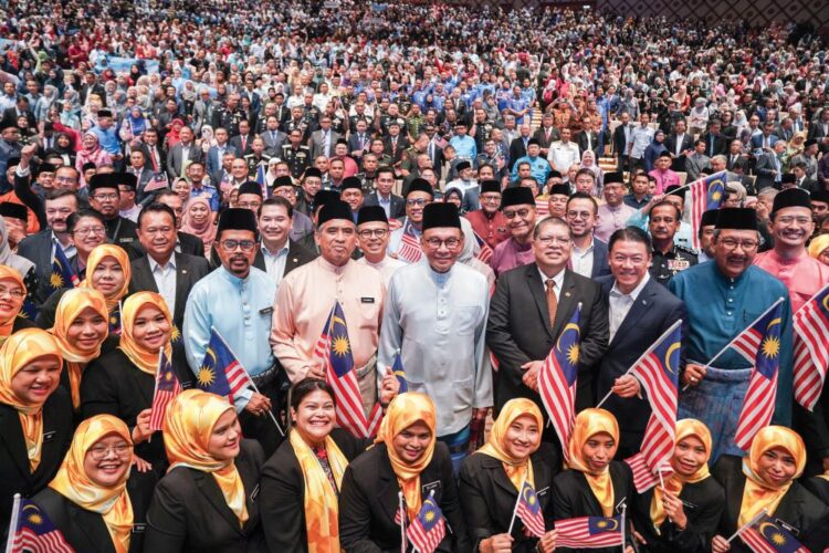 Penjawat awam jadi 'OKB' hari ini - Kosmo Digital