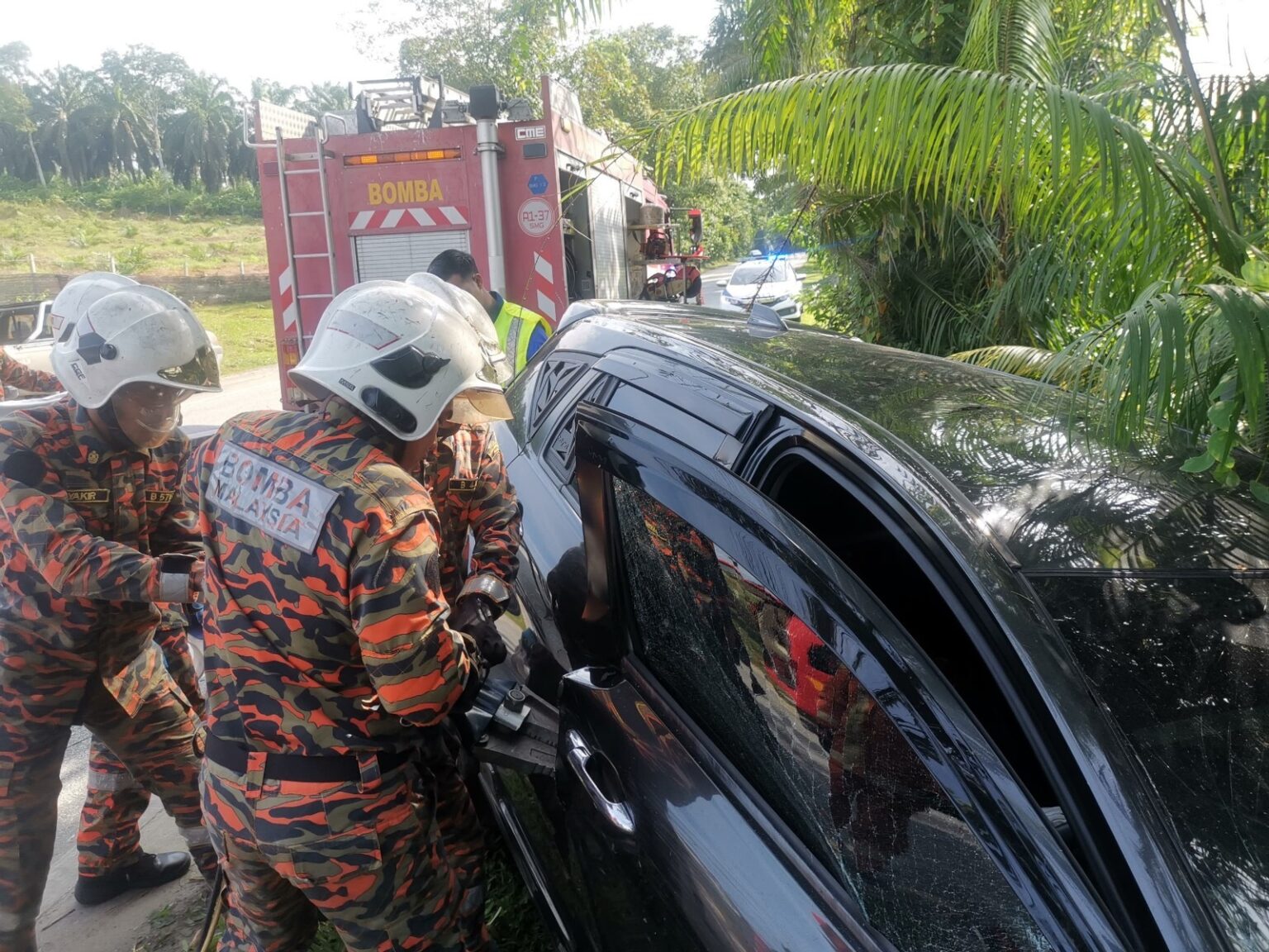 Lelaki maut kereta terbabas langgar pokok - Kosmo Digital