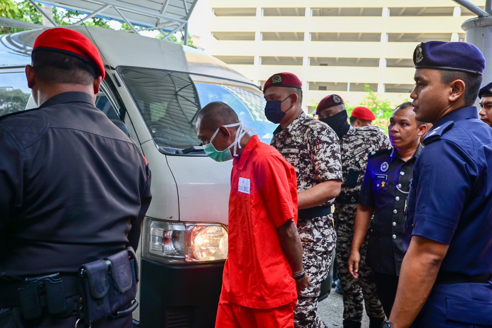 [VIDEO] Dua minit sebat duda khalwat berulang di Terengganu - Kosmo Digital