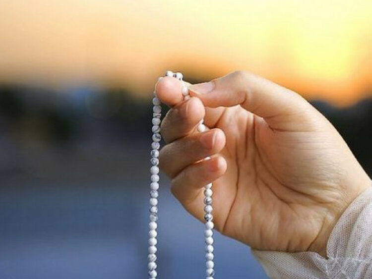 Hukum zikir dengan kuat selepas solat - Kosmo Digital