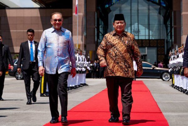 Anwar, Prabowo bincang perkukuh hubungan dua hala - Kosmo Digital