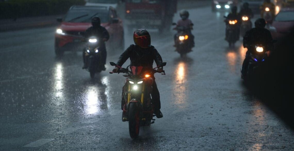 Kuala Lumpur, Selangor dan Perak hujan lebat malam ini - Kosmo Digital