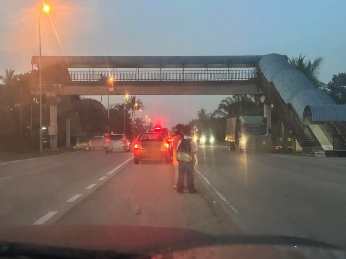 Depan ada jejantas, tetapi gadai nyawa lintas jalan hantar anak sekolah ...