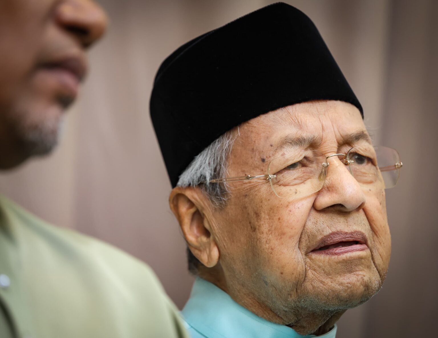 Tun M terkejut SPRM siasat Ismail Sabri - Kosmo Digital