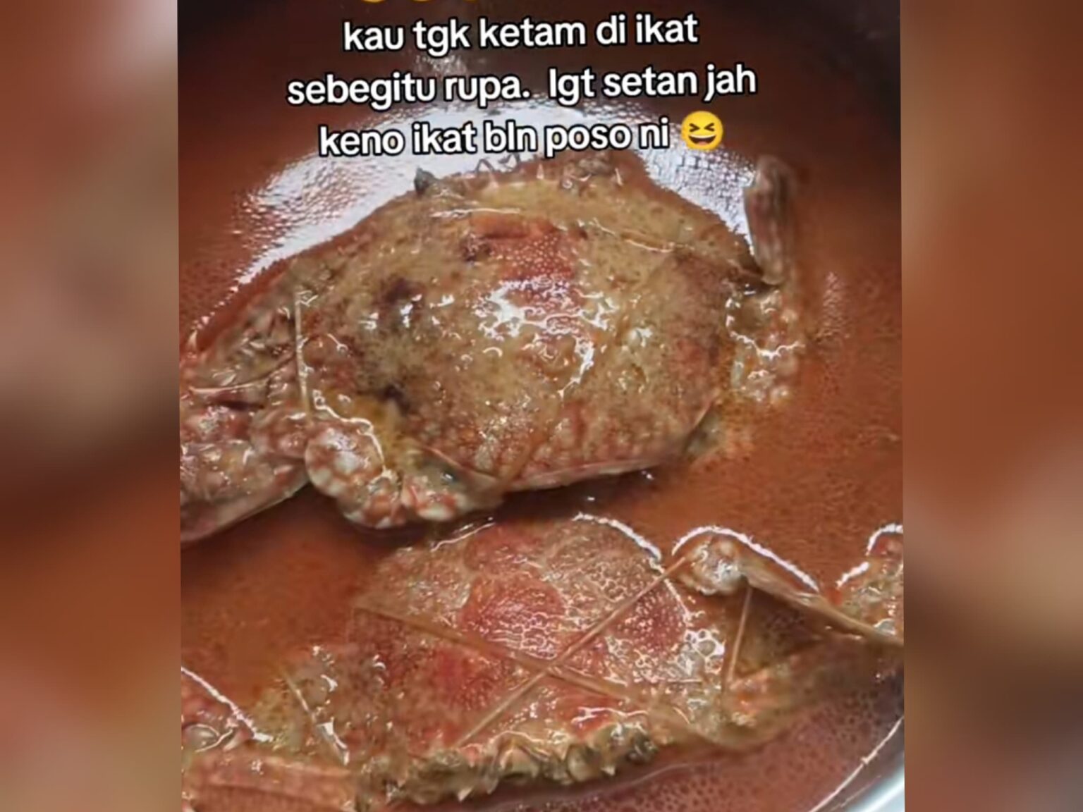 [VIDEO] Terbeli 'ketam ikat getah' buat berbuka - Kosmo Digital