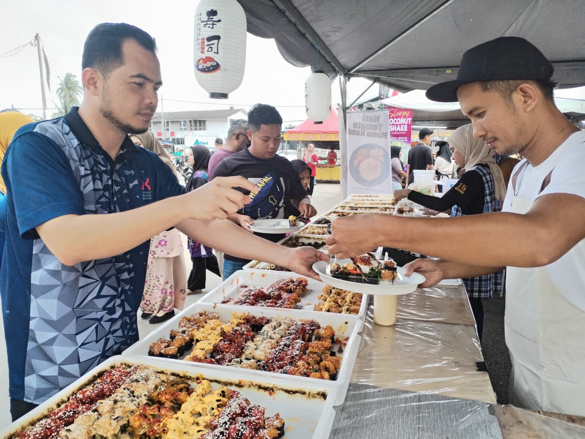 Sushi tekak Melayu laku keras - Kosmo Digital