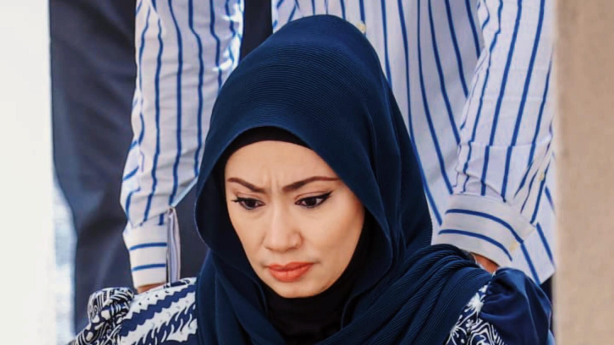 Kae Asakura berniqab, teruja solat di Masjid Sri Sendayan - Kosmo Digital