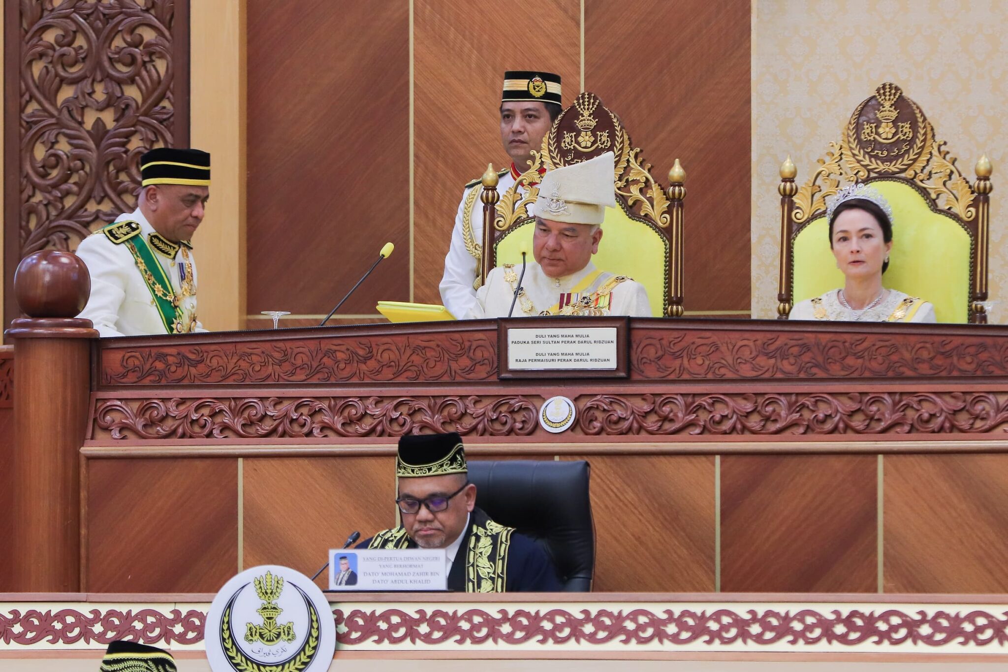 Pemergian Tun Abdullah: Sultan Nazrin zahir takziah, Perak kibar ...