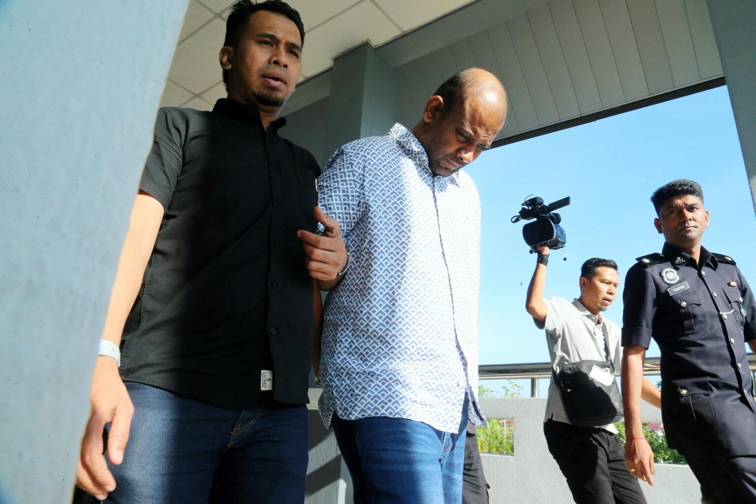 Pengurus tapak ada gout didakwa serang guna parang - Kosmo Digital