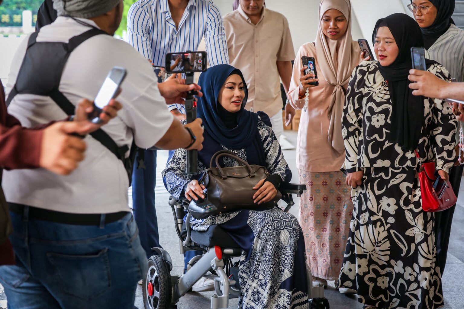 Azeez Rahim cerai isteri kedua talak satu - Kosmo Digital