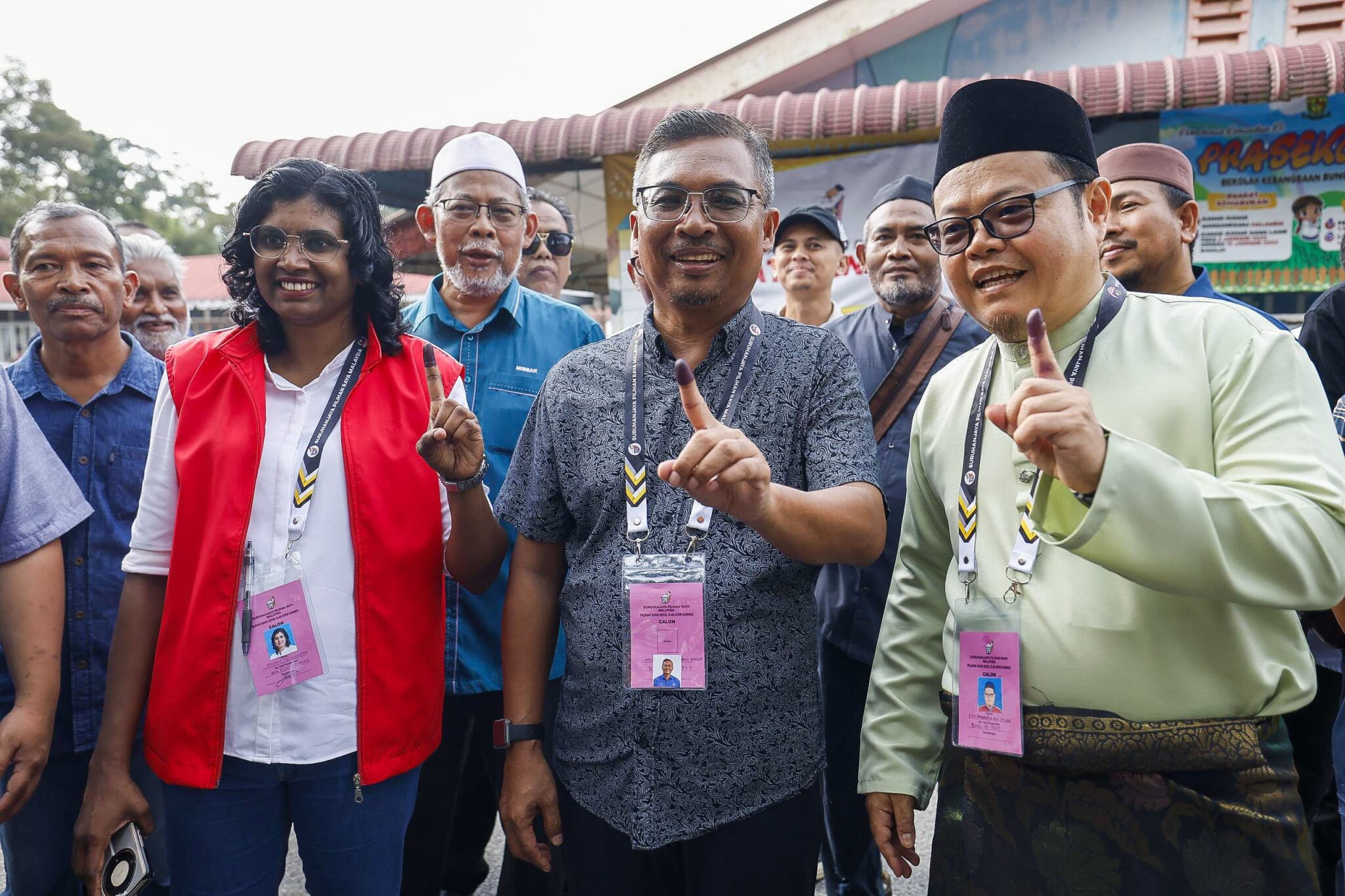 PRK Ayer Kuning: 45.01 peratus sudah mengundi setakat pukul 2 petang ...