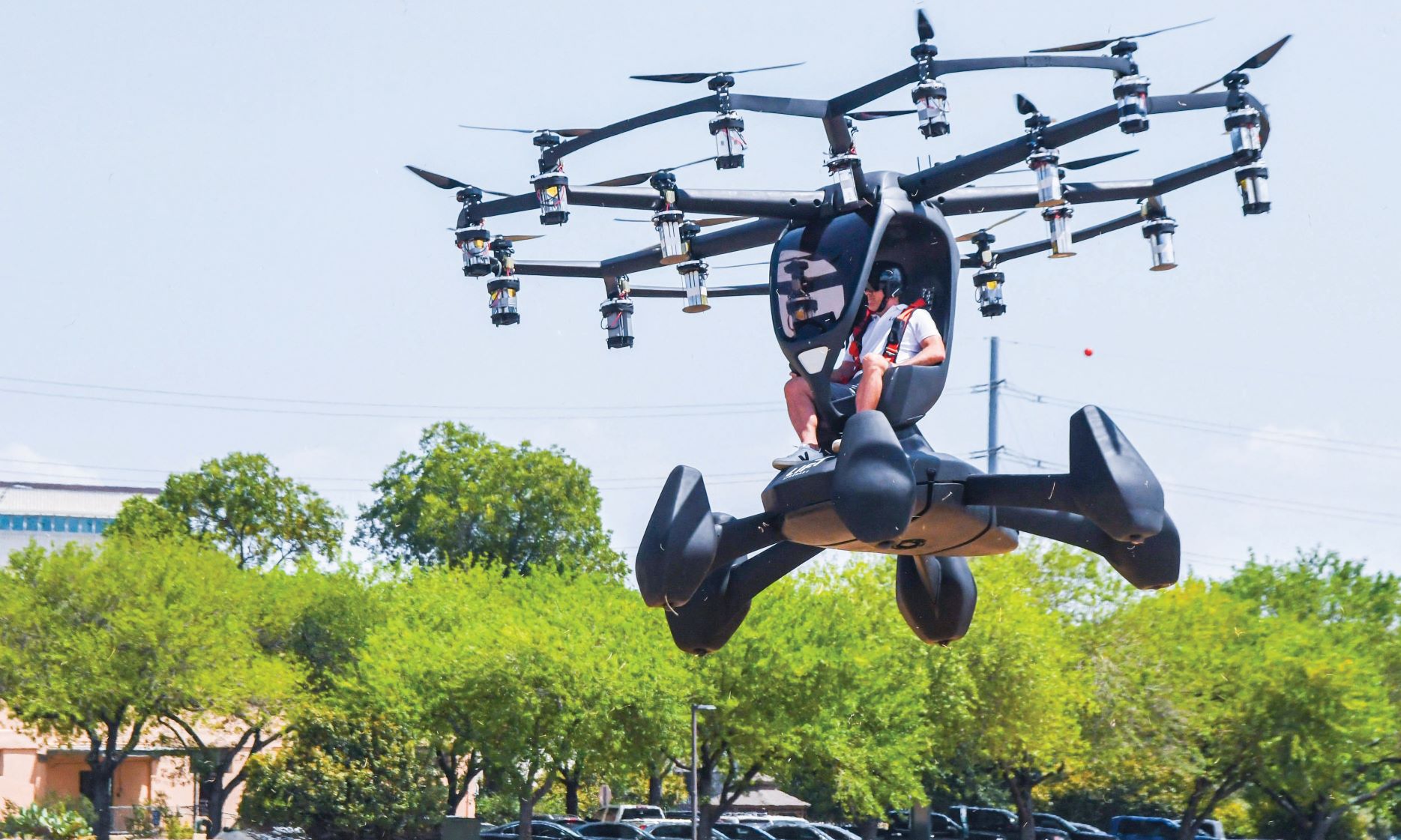 Manusia terbang dengan dron atasi kesesakan jalan - Kosmo Digital