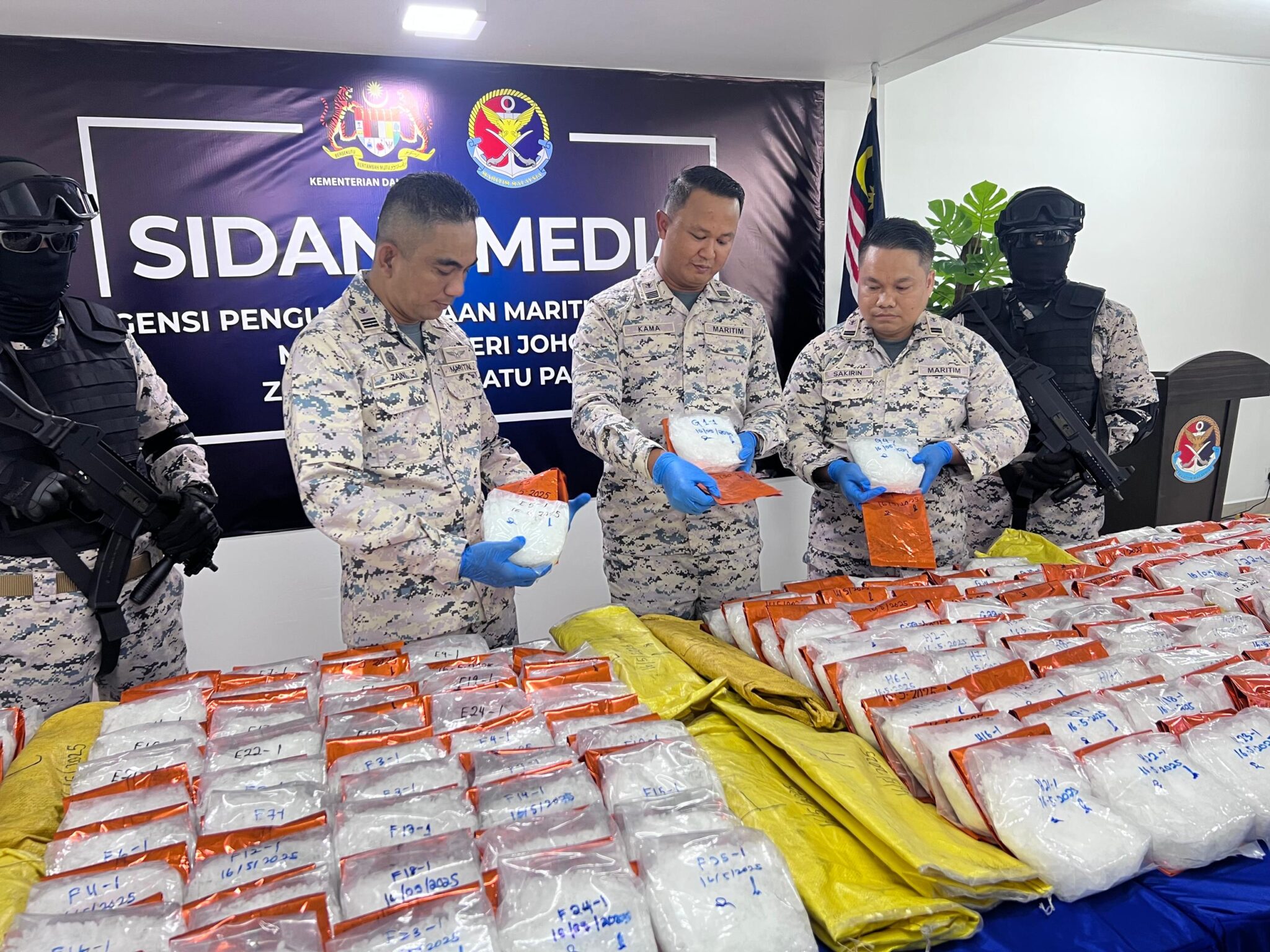 300kg syabu ditinggalkan dalam bot di Sungai Ayam - Kosmo Digital