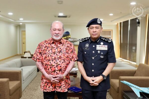 Agong terima menghadap Ketua Polis Negara baharu - Kosmo Digital