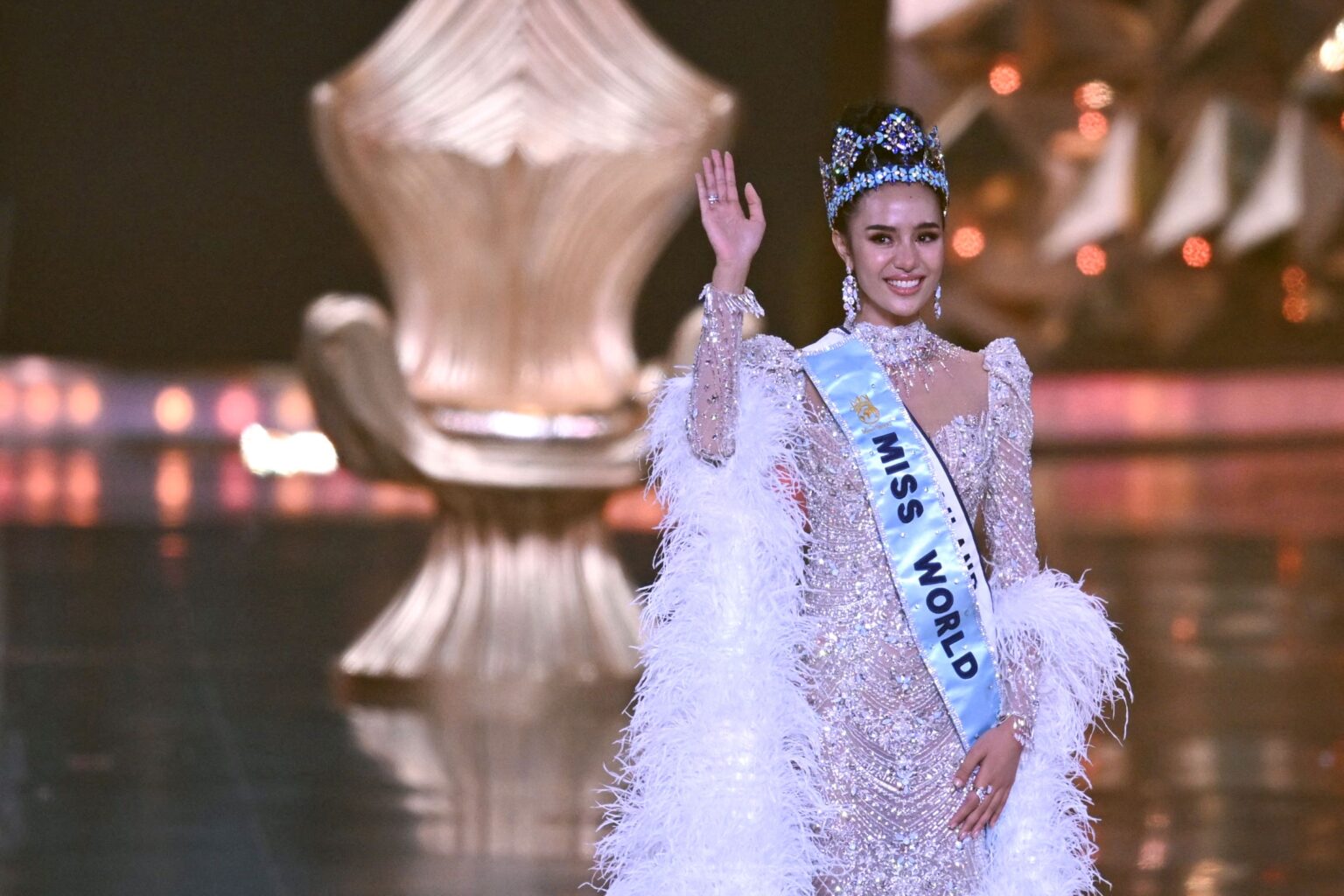 Ratu cantik Thailand menang Miss World 2025 | Demi Rakyat Channel