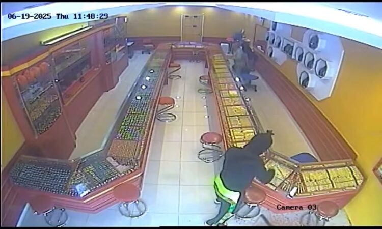 Suspek rompak kedai emas sebab menganggur, banyak hutang - Kosmo Digital