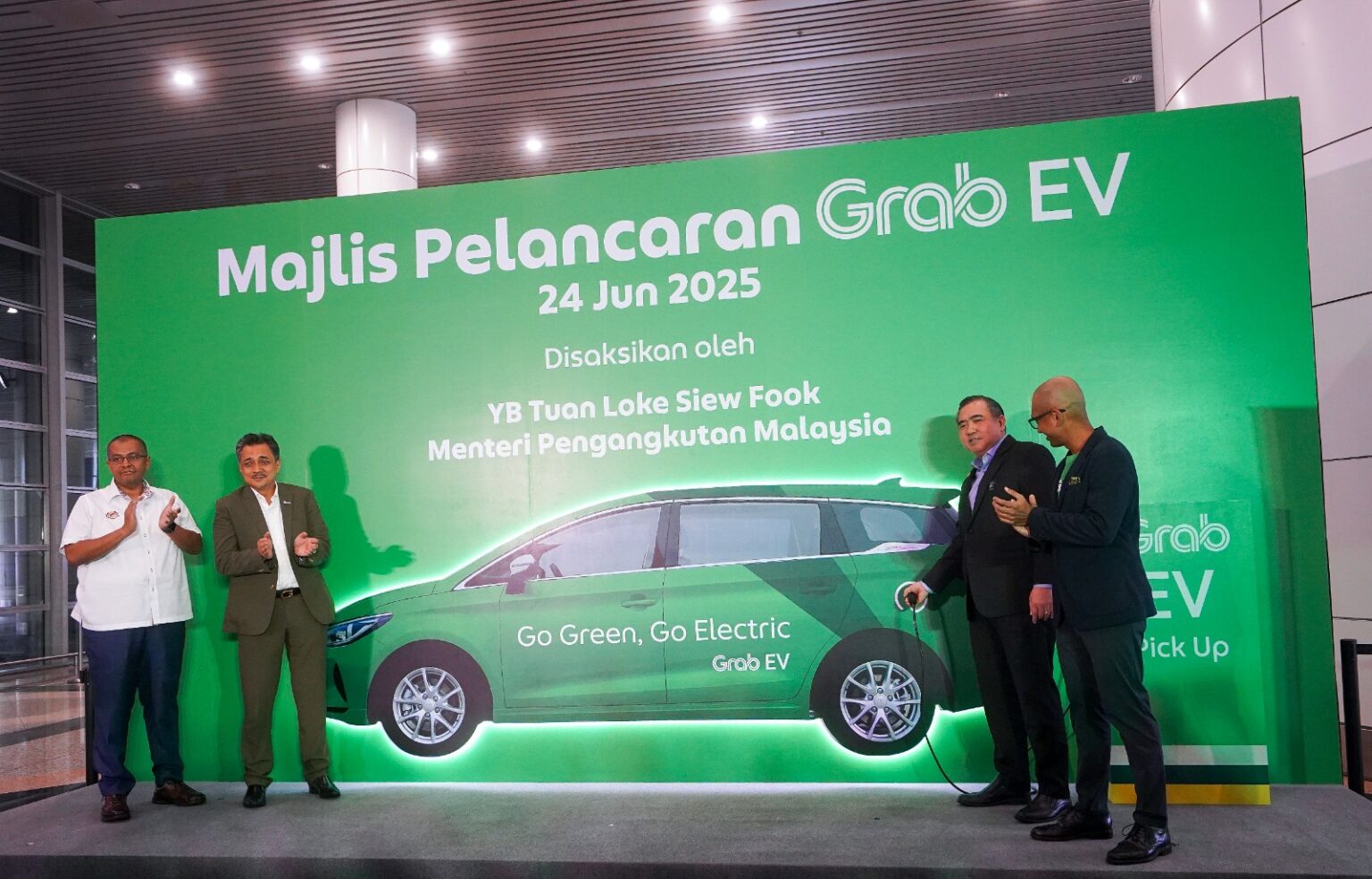 Grab Malaysia lancar khidmat Grab EV di KLIA - Kosmo Digital