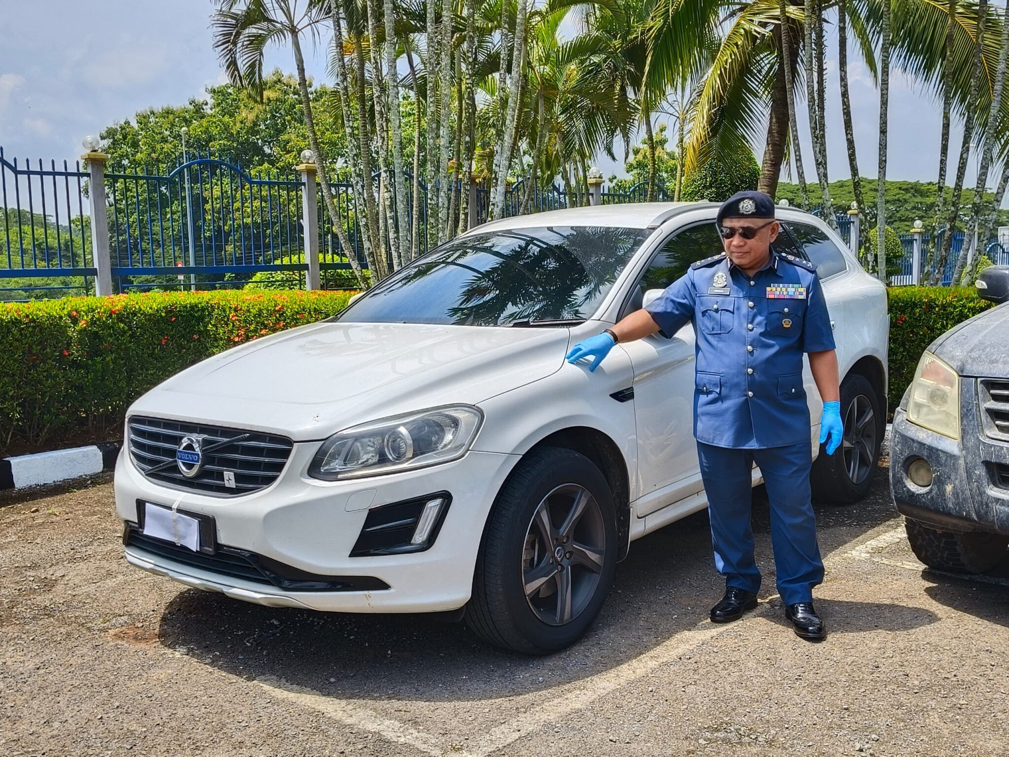 Bawa getah sekerap guna Volvo XC60 klon - Kosmo Digital