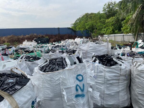 Lebih RM11.6 juta nilai e-waste disita, 21 premis beroperasi haram ...