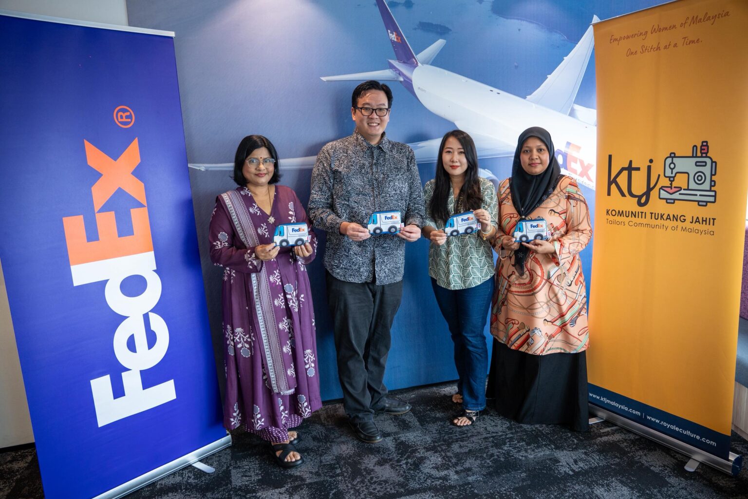 Uniform lama, harapan baharu: Kerjasama FedEx Malaysia dan KTJ perkasa ...
