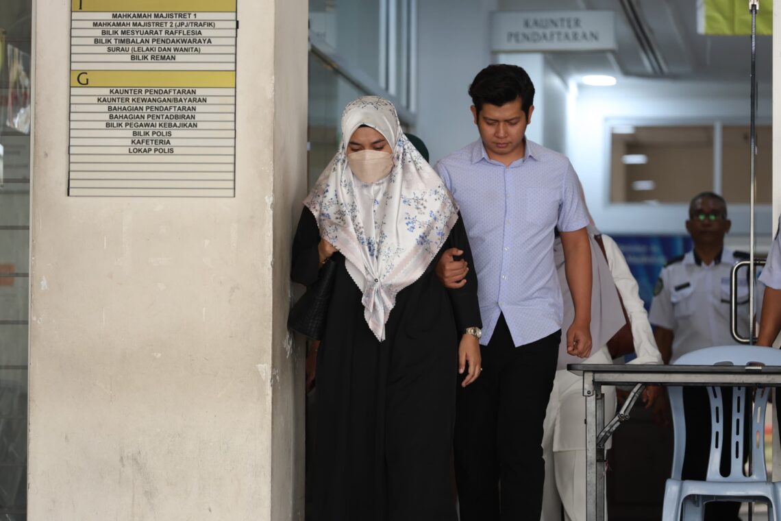 [VIDEO] Zayn Rayyan: Ibu menangis diperintah bela diri, bapa dilepas ...