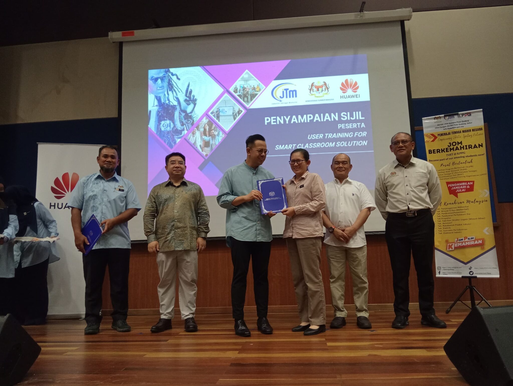 Kesuma-Huawei laksana projek rintis kelas pintar, digital - Kosmo Digital