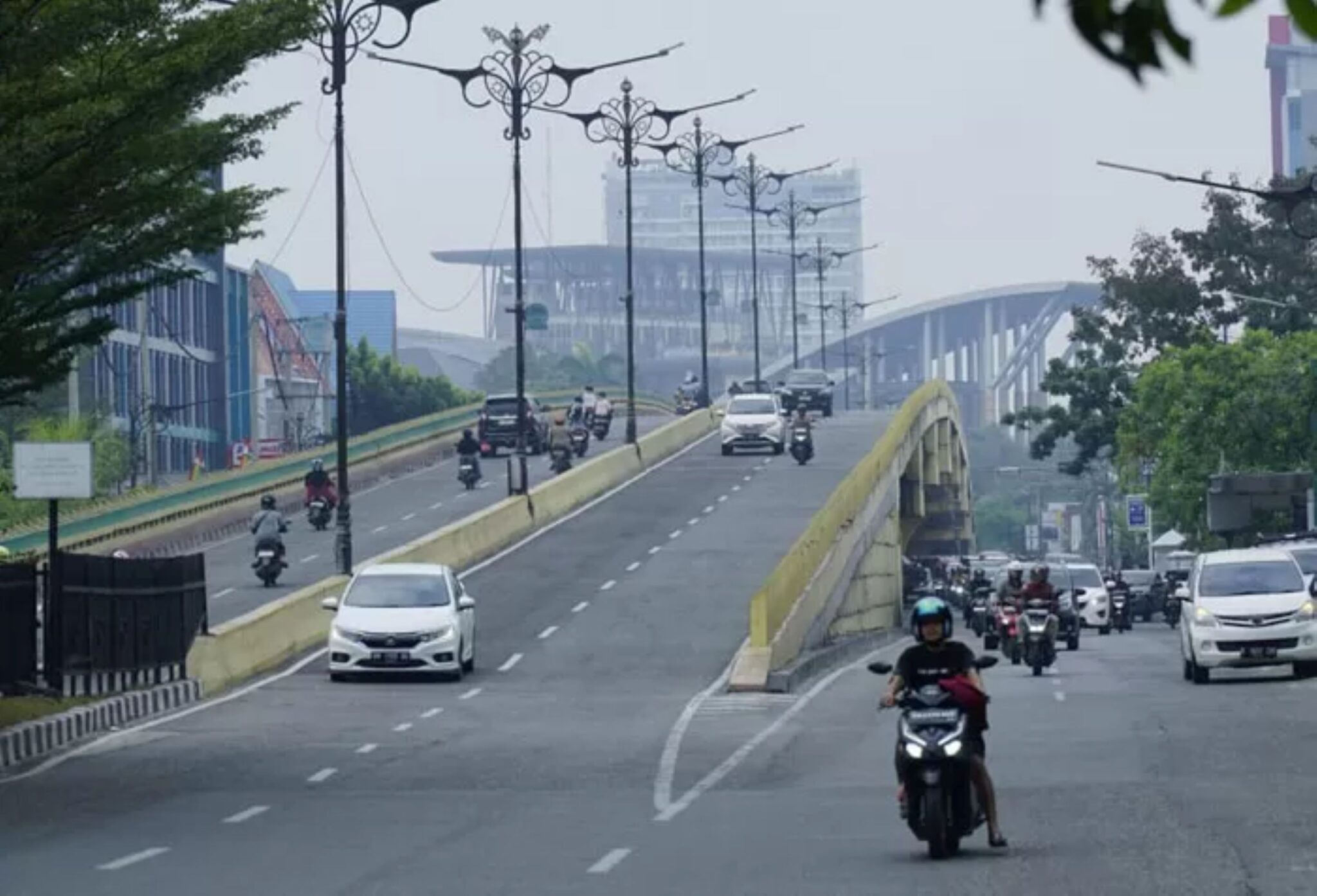 Jerebu tebal di Pekanbaru, penduduk mula pakai pelitup mula - Kosmo Digital