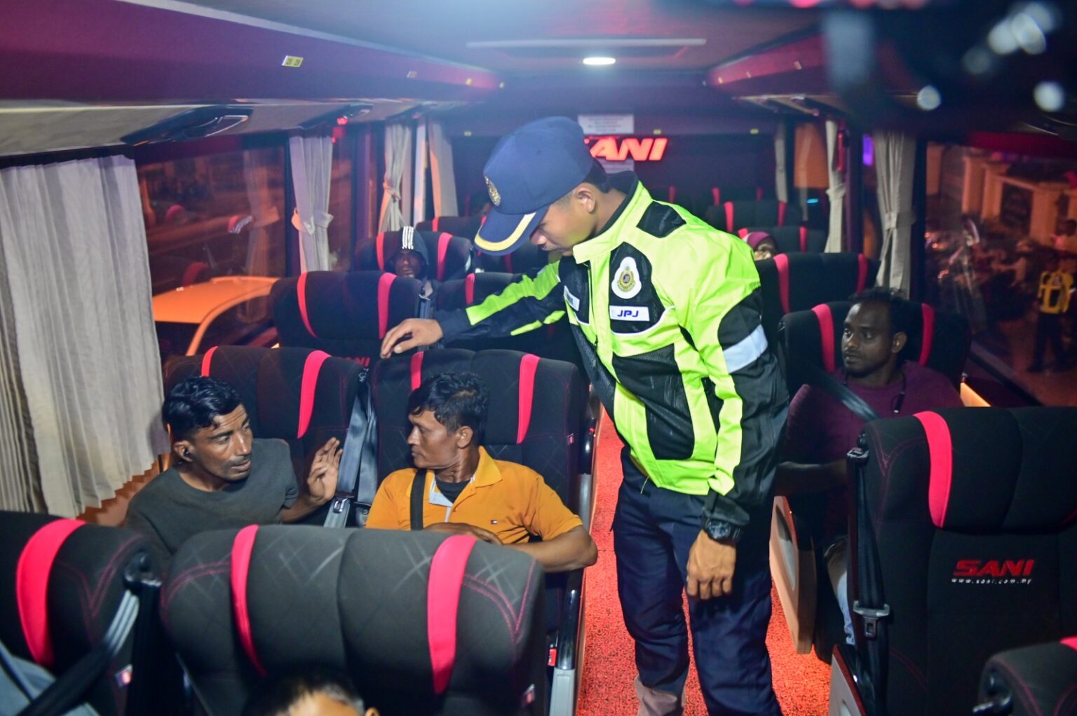 JPJ keluar 1,415 notis saman pemandu, penumpang bas persiaran, ekspress - Kosmo Digital