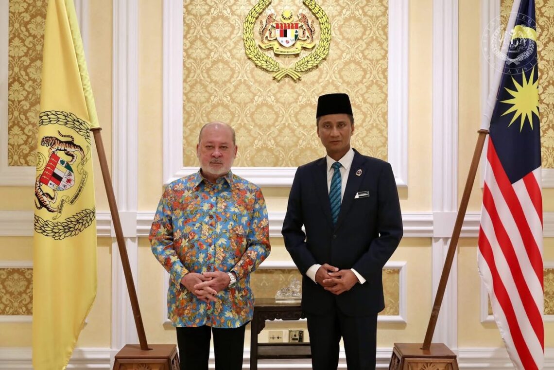 Agong terima menghadap Datuk Pengelola Bijaya Diraja Istana Negara baharu - Kosmo Digital