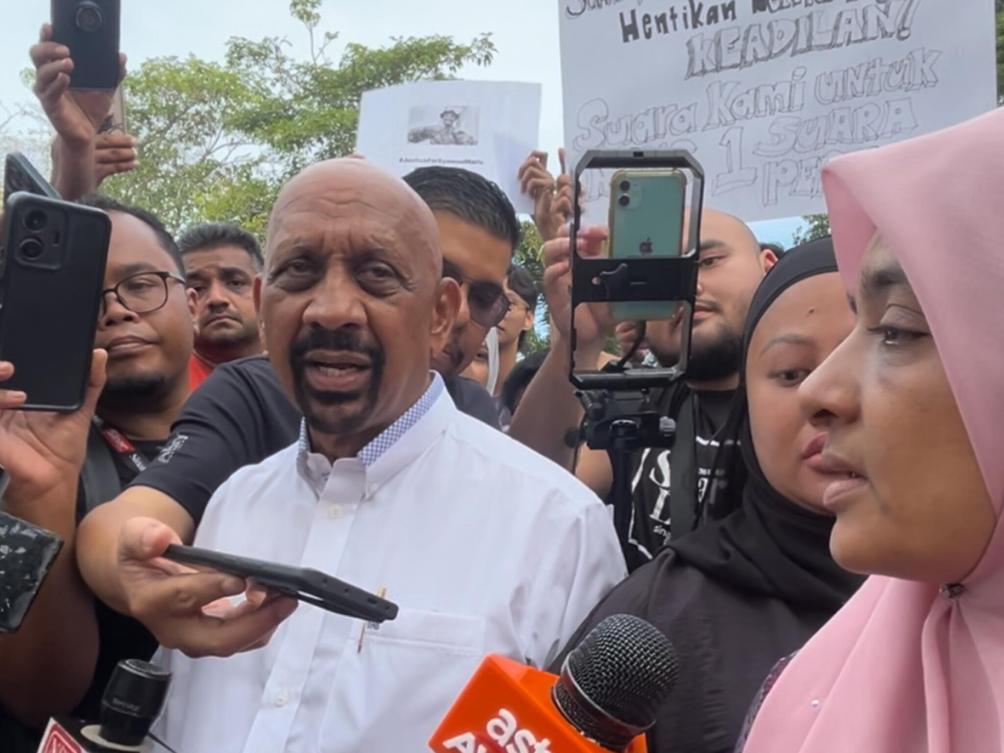 [VIDEO] Proses gali semula selesai, jenazah Syamsul Haris dibawa ke HKL ...