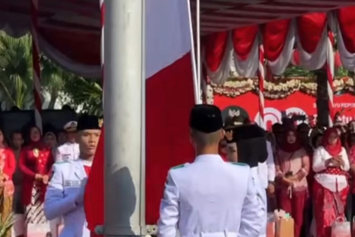 Bendera Indonesia dipasang terbalik semasa sambutan kemerdekaan - Kosmo ...
