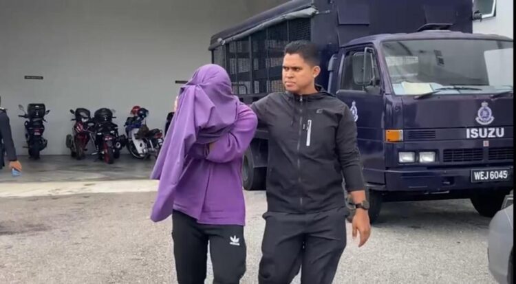 ‘Datuk John’ akan didakwa enam pertuduhan seludup minyak masak ke Siam ...