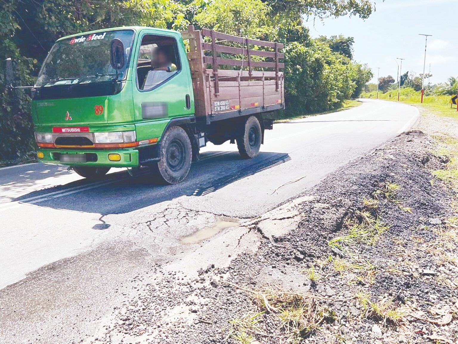 Jalan rosak, paling lama bertahan pun tiga bulan - Kosmo Digital