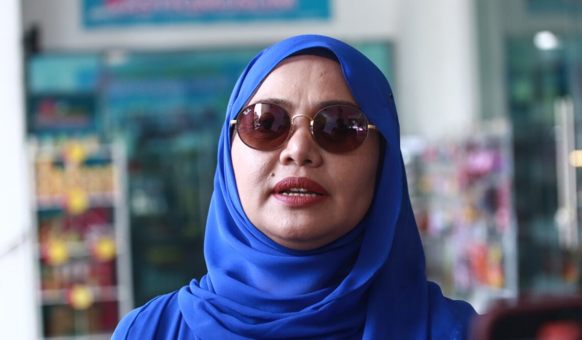 Raja Azura tuntut nafkah anak selepas 15 tahun bercerai - Kosmo Digital